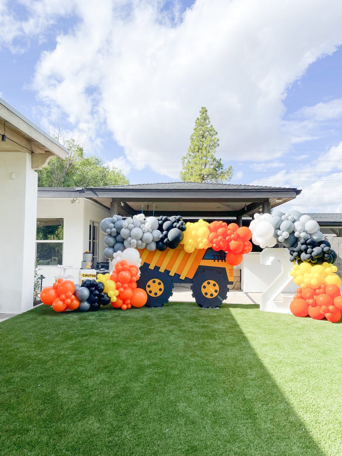 Construction Birthday Party | partiesonpurpose.com