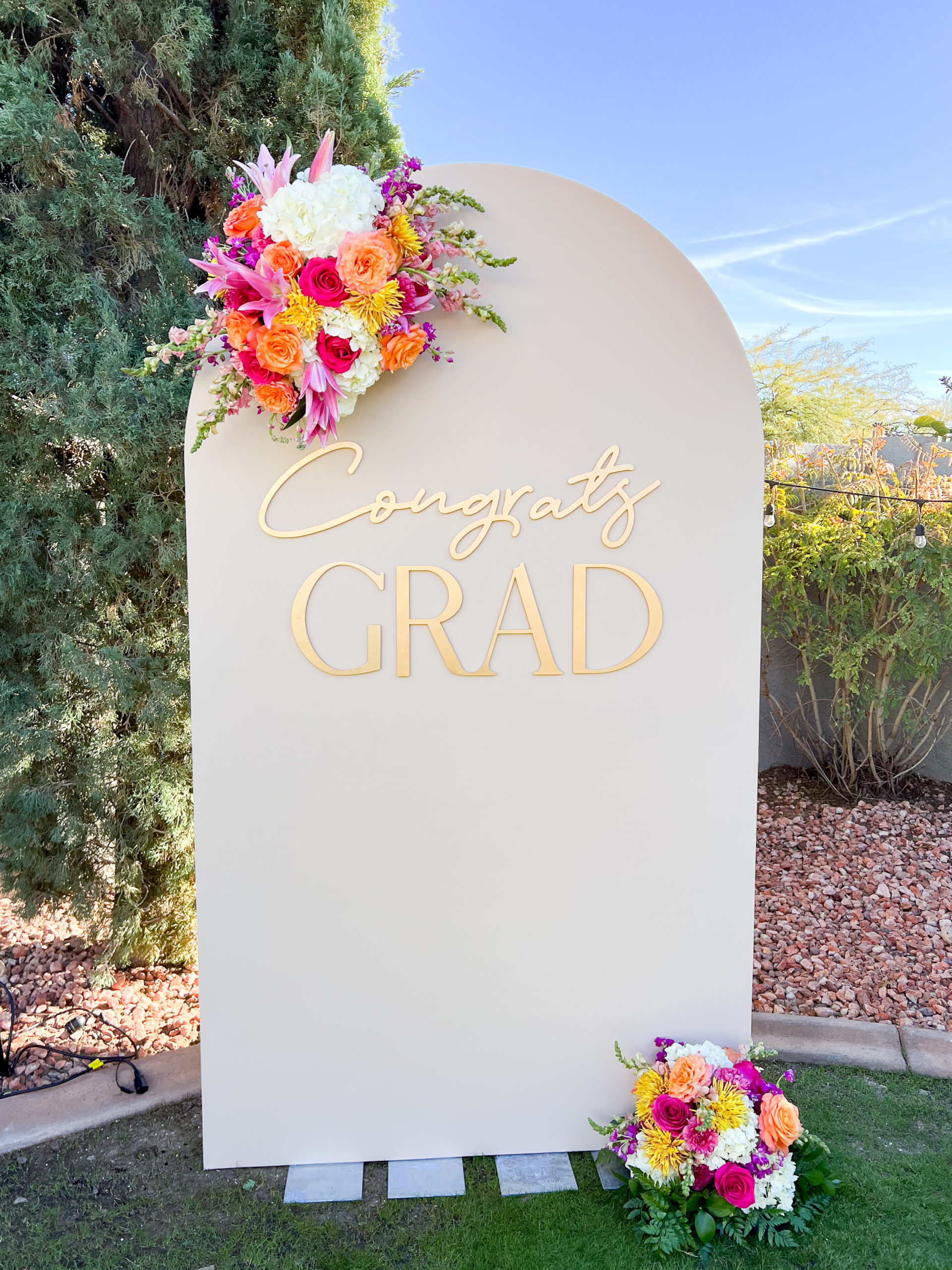 Elegant Graduation Party | partiesonpurpose.com