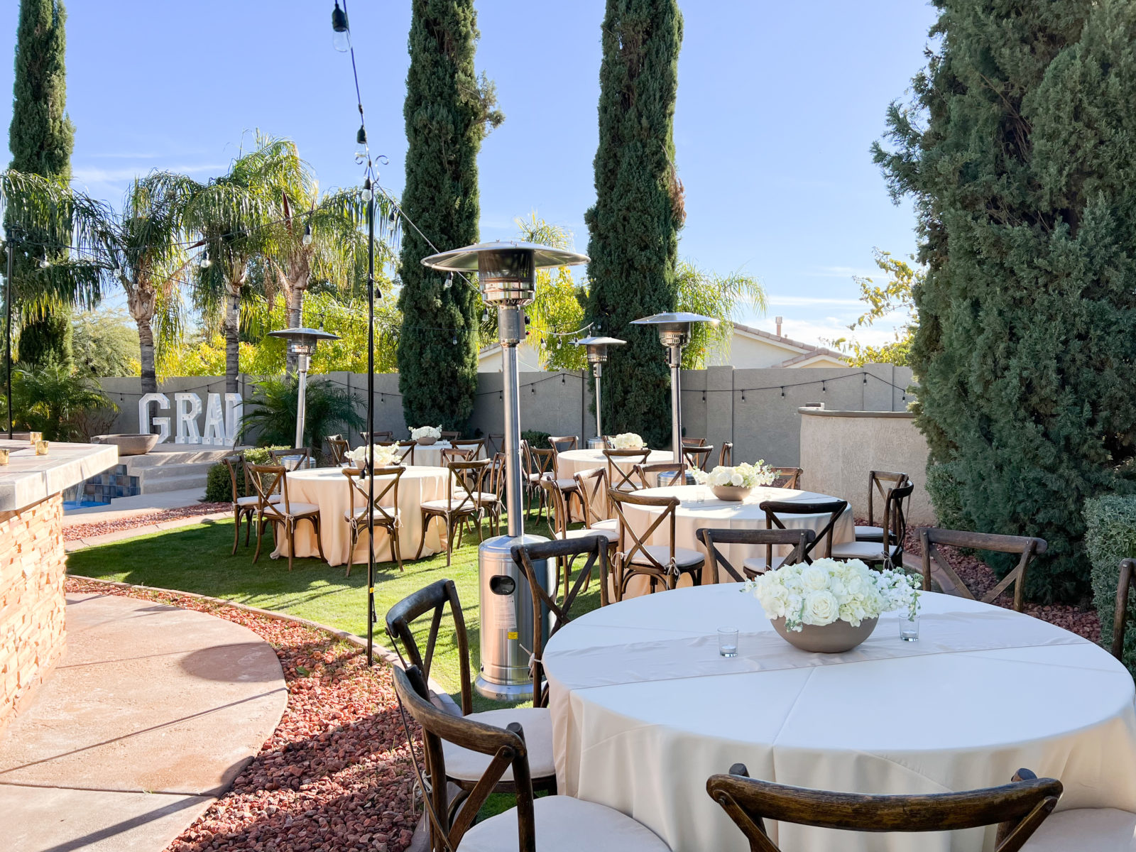 Elegant Graduation Party | partiesonpurpose.com