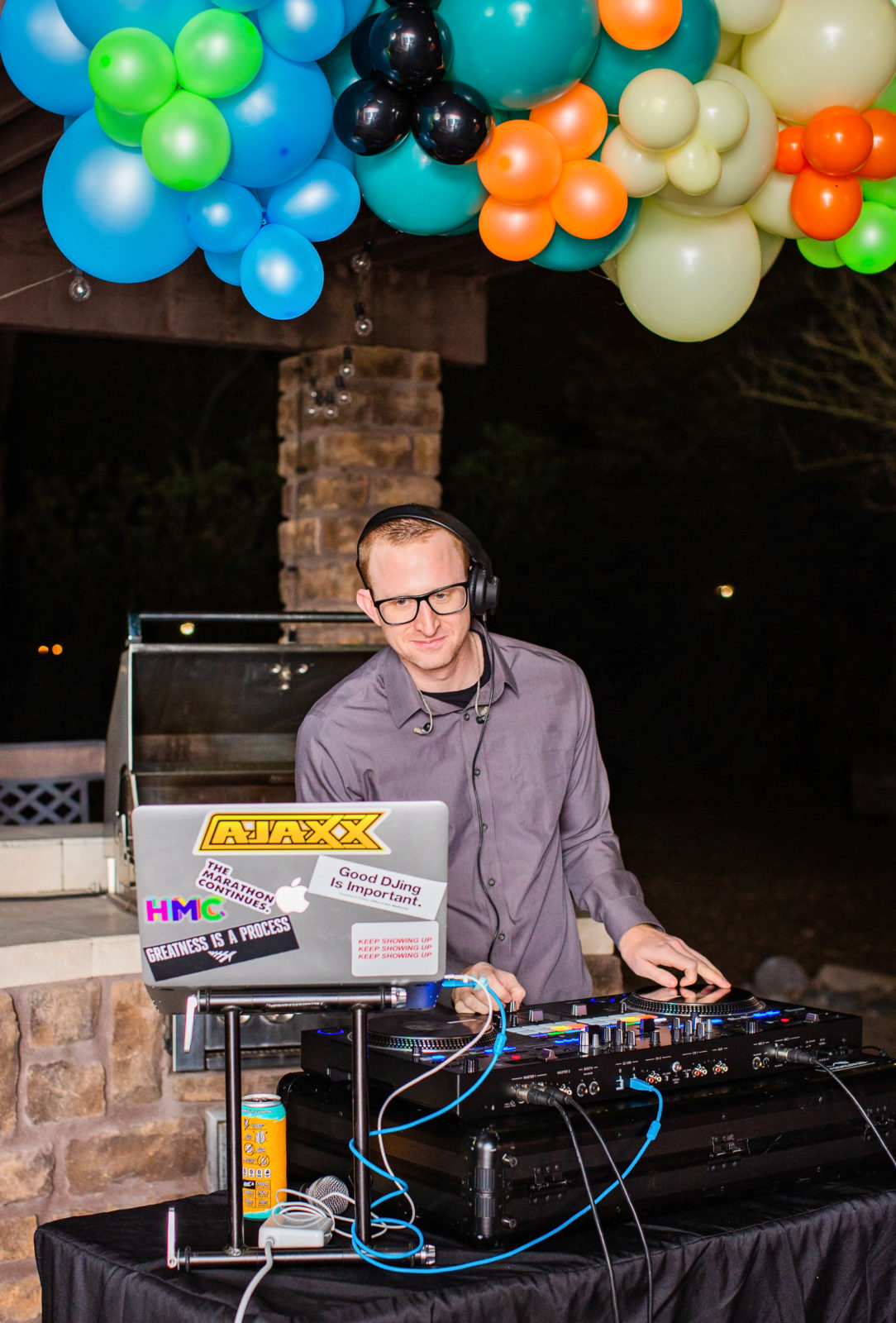 A Very 90’s 40th Birthday! | partiesonpurpose.com